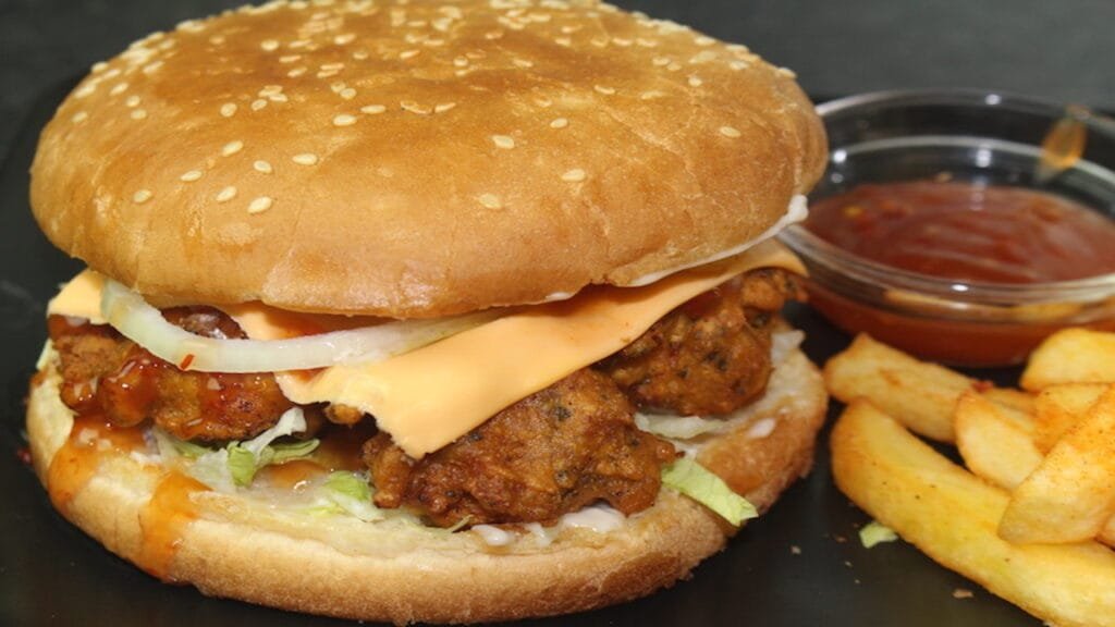Chicken Pakora Burger || Chicken Burger || Burger Recipe By Cook With Faiza